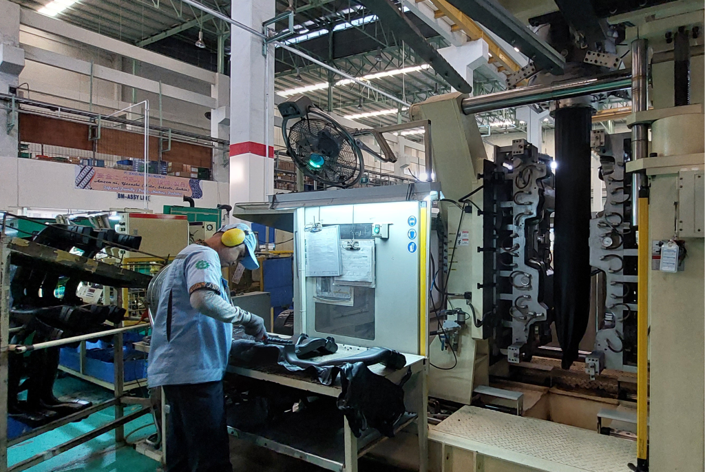 Blow Molding - PT. Sekiso Industries Indonesia